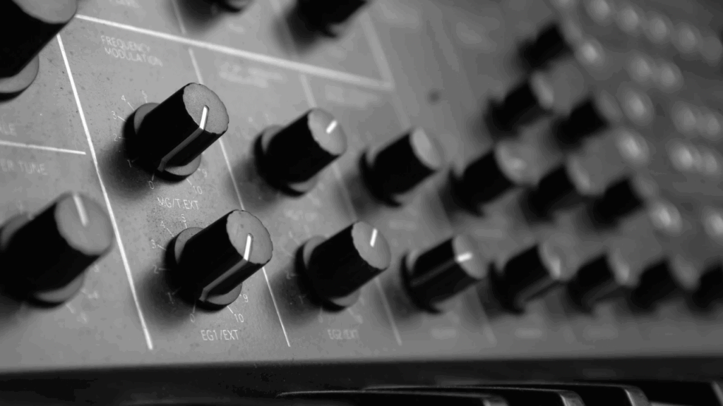 【MIDIコントローラー活用】鍵盤だけじゃない！フェーダー・ノブ・パッドを使ったDAWコントロール術 - 社会人向けのDTM作曲スクール【JBG音楽院】